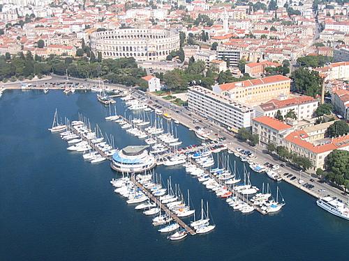 Yacht charter ab ACI Marina Pula - Istrien-Kvarner - Charterboote.de